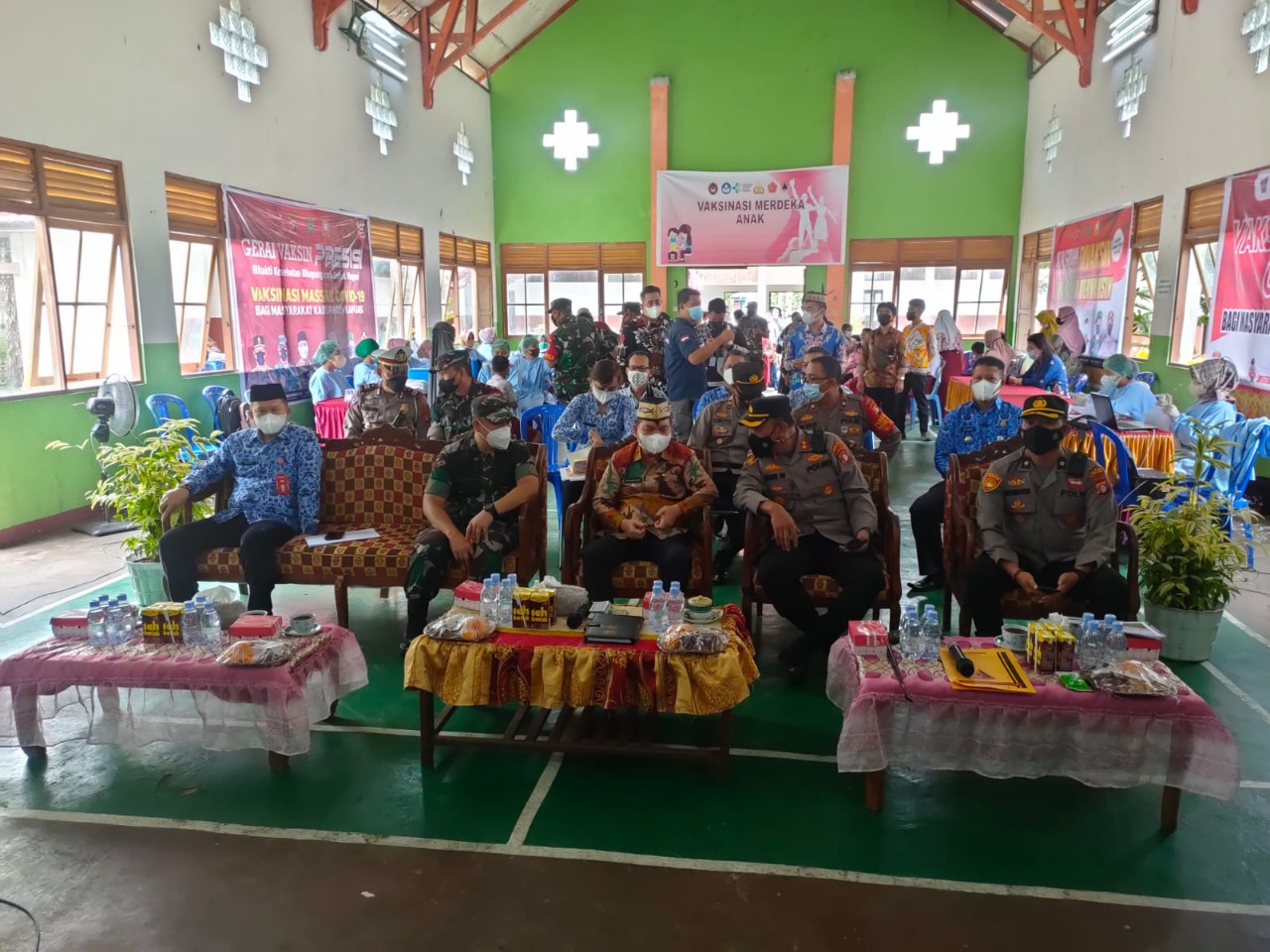 Vaksinasi Serentak Se Indonesia, Kapolres Kapuas Ikuti Zoom Meeting Bersama Presiden RI Dan ...